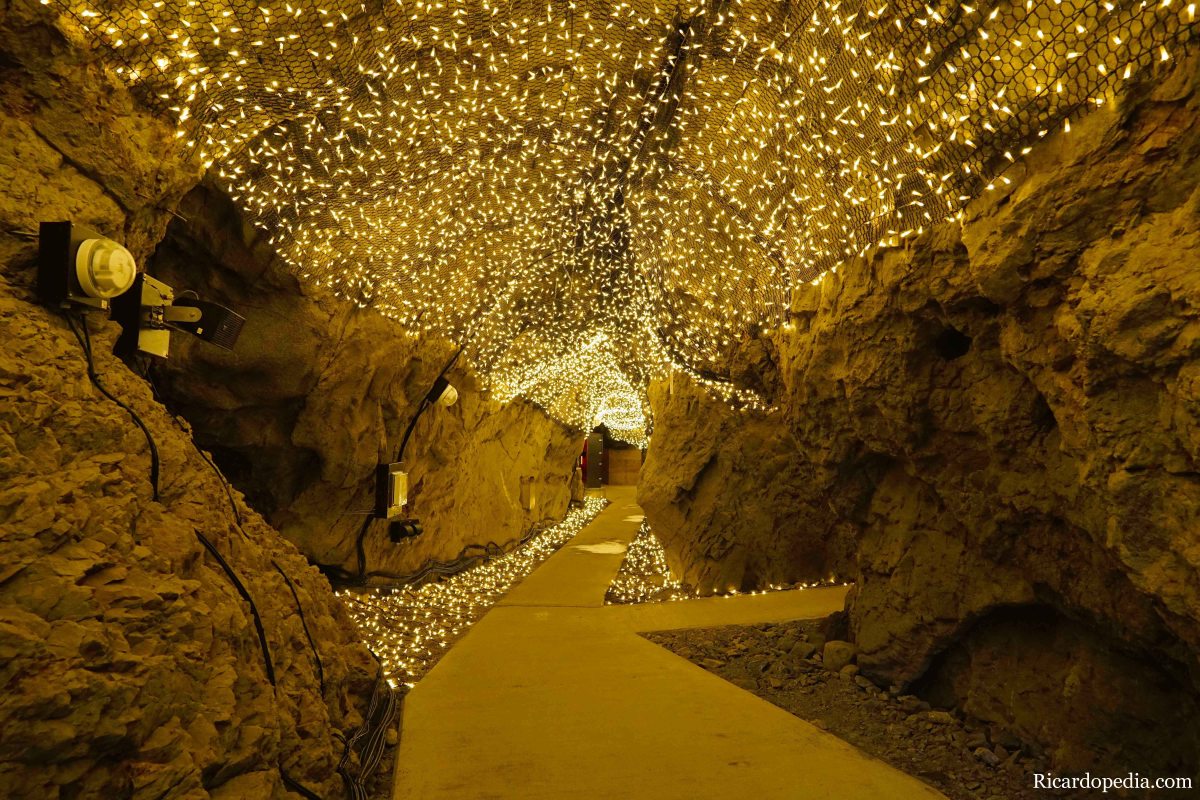 Enoshima 2019 (November visit): Iwaya Caves – Ricardopedia